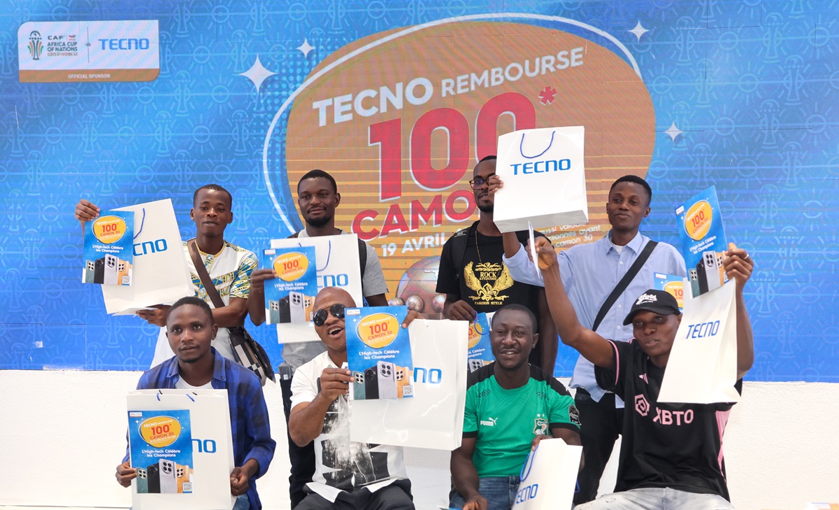 TECNO récompense 100 clients avec le CAMON 30